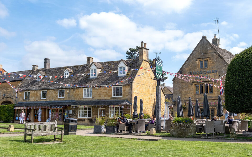 25 of the best things to do in the Cotswolds in summer [2025]
