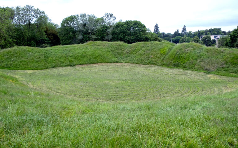 The complete guide to English Heritage sites in the Cotswolds