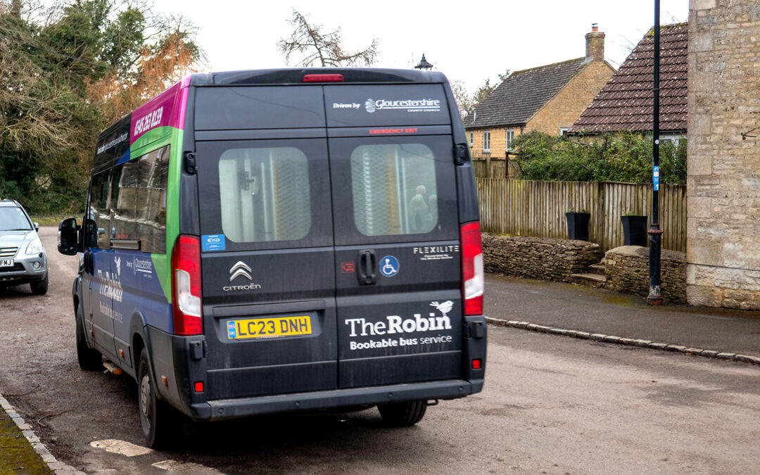 Complete guide to The Robin: The Cotswolds' bookable bus